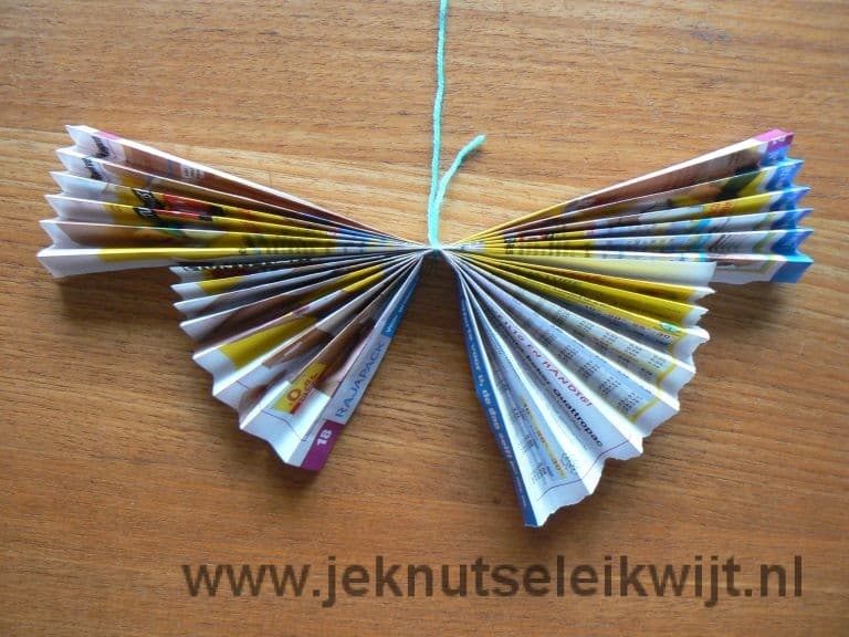 Vlinder vouwen van tijdschrift blaadjes | Knutsel ideeën voor kinderen