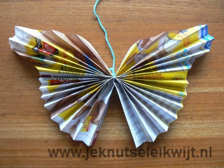 Vlinder vouwen van tijdschrift blaadjes | Knutsel ideeën voor kinderen
